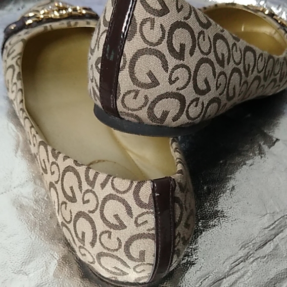 Guess | Shoes | Brown And Tan Guess Flats | Poshmark